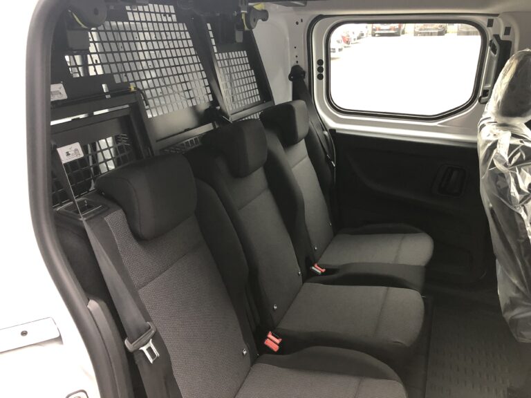 Rabljeni PEUGEOT PARTNER CABIN CREW 1,5 BLUEHDI 100 N1-TERETNO - TM Vozila